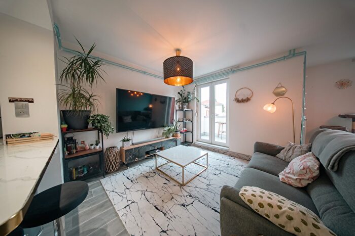 Appartement à vendre - Clermont-Ferrand - 4 pièces - 3 chambres