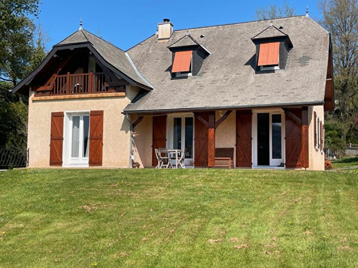 Maison à vendre - Oloron-Sainte-Marie - 5 pièces - 4 chambres