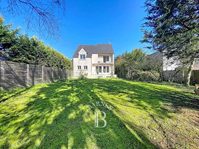 Maison à louer - Fontenay-sous-Bois, Plateau - 6 pièces - 5 chambres