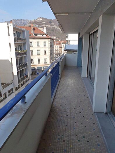 Appartement à louer - Grenoble - 3 pièces - 2 chambres