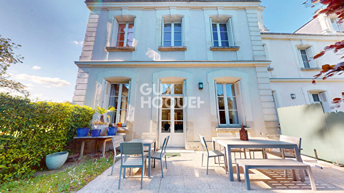 Maison à vendre - Saint-Cyr-sur-Loire, République, Fosses Boissées, Hôtel de ville - 7 pièces - 5 chambres