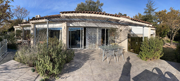 Maison à vendre - Villeneuve-de-Berg - 7 pièces - 5 chambres