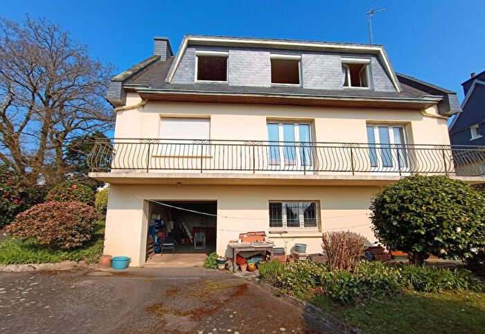 Maison à vendre - Châteauneuf-du-Faou - 8 pièces - 4 chambres