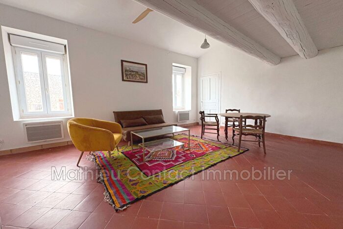 Appartement à louer - Nîmes, Ecusson, Arènes - 2 pièces - 1 chambre