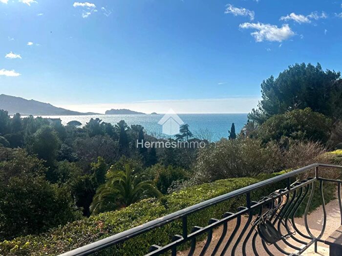 Appartement à louer - Marseille e , Endourme, Vallée des Auffres - 3 pièces - 2 chambres