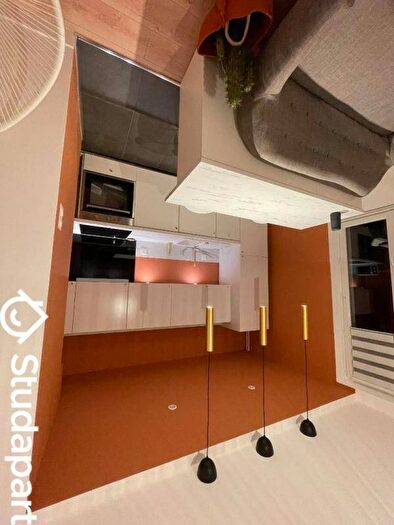 Appartement à louer - Hyper Centre-Vieille Ville, Saint-Étienne - 1 pièce - 3 chambres