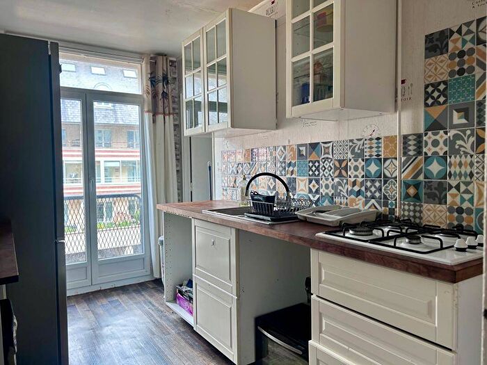 Appartement à louer - Centre Ville, Beauvais - 4 pièces - 3 chambres