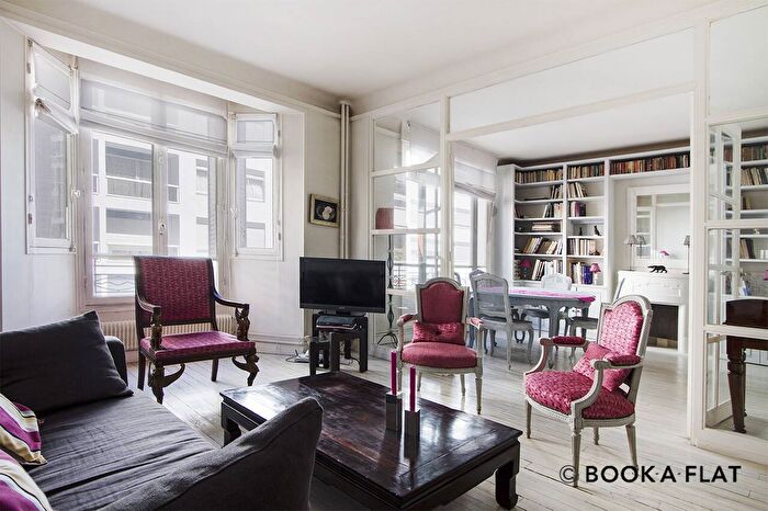 Appartement à louer - Dupleix-Motte Picquet, Paris ème arrondissement - 3 pièces - 1 chambre