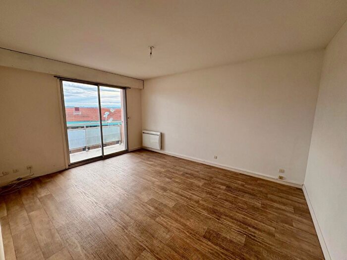 Appartement à louer - Roanne, Gare - 3 pièces - 2 chambres