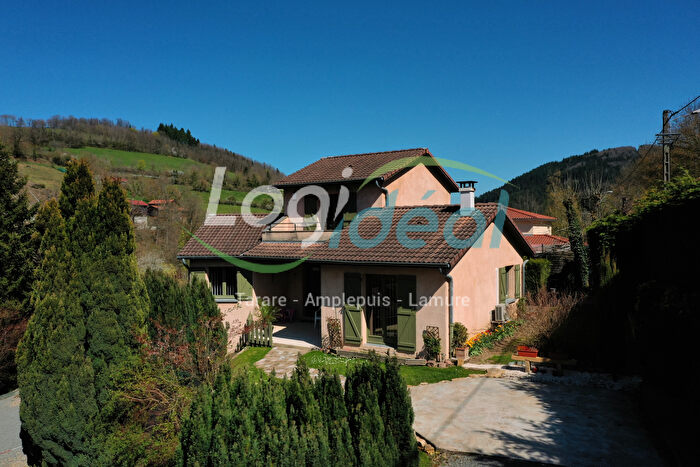 Maison à louer - Joux - 4 pièces - 3 chambres