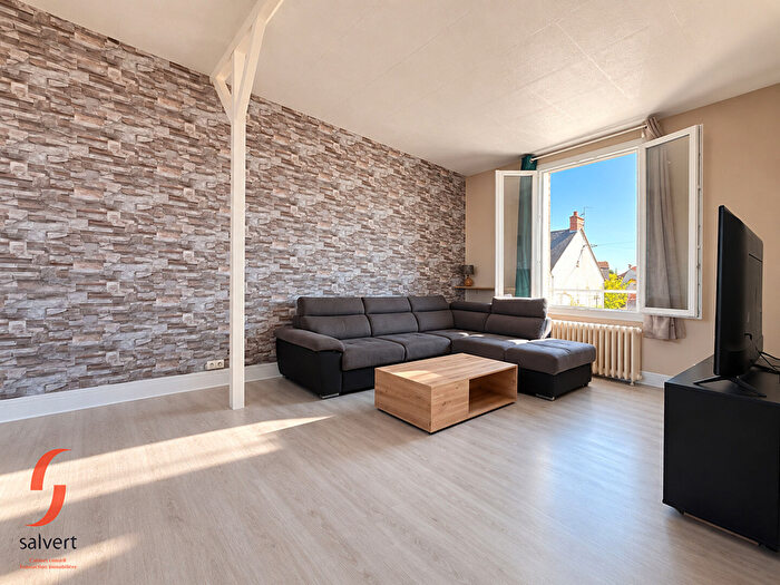 Maisons à vendre et appartements à louer - 3