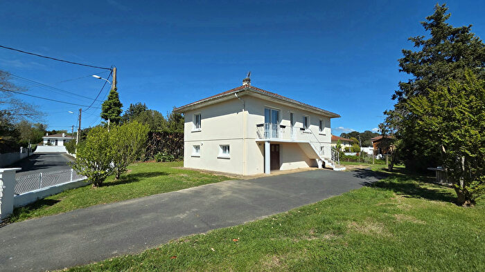 Maison à vendre - Boucau - 6 pièces - 4 chambres