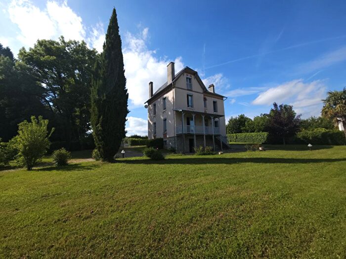 Maison à vendre - Saint-Germain-les-Belles - 5 pièces - 3 chambres