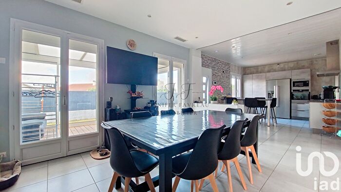 Maison à vendre - Ambarès-et-Lagrave, Centre-ville, Lagrave, Les Erables, Chêne Vert - 4 pièces - 3 chambres