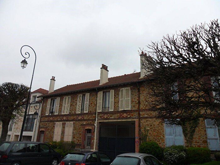 Appartement à louer - Fontenay-Trésigny - 2 pièces - 1 chambre