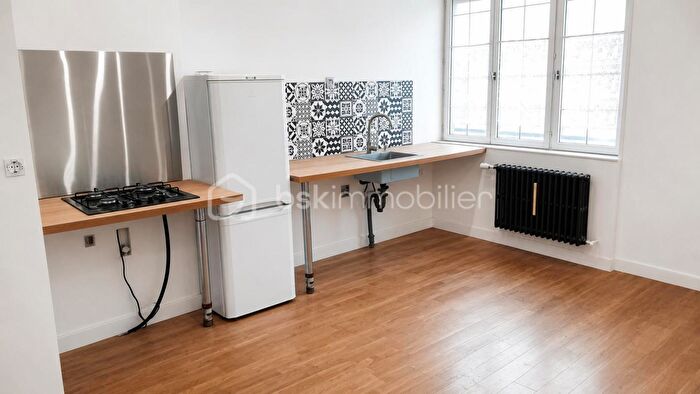 Lens, Est : Appartement 2 pièces à vendre