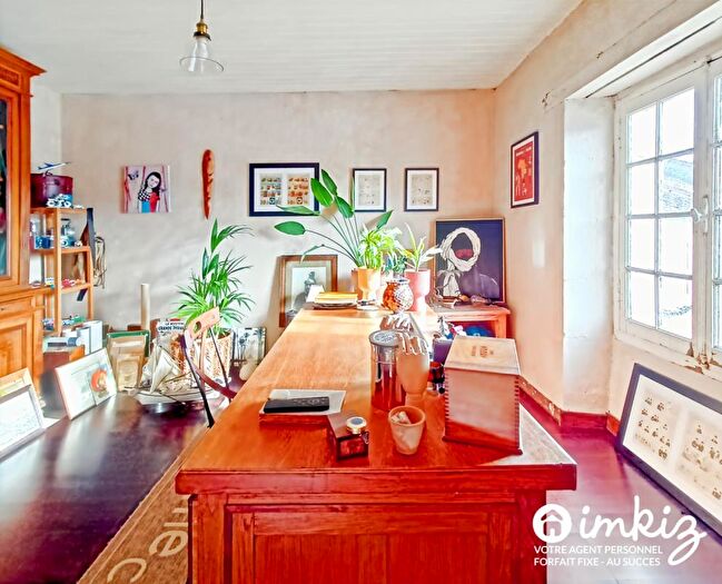 Maison à vendre - Montmorillon - 10 pièces - 4 chambres