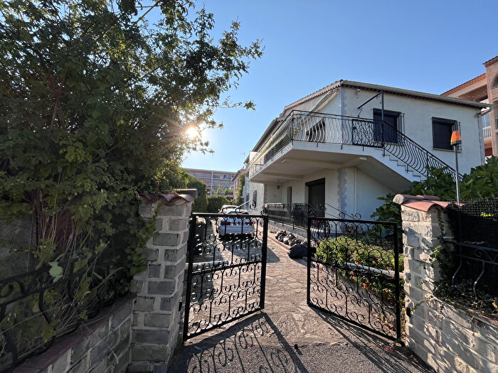 Maison à vendre - La Garde, Le Village - 9 pièces - 7 chambres