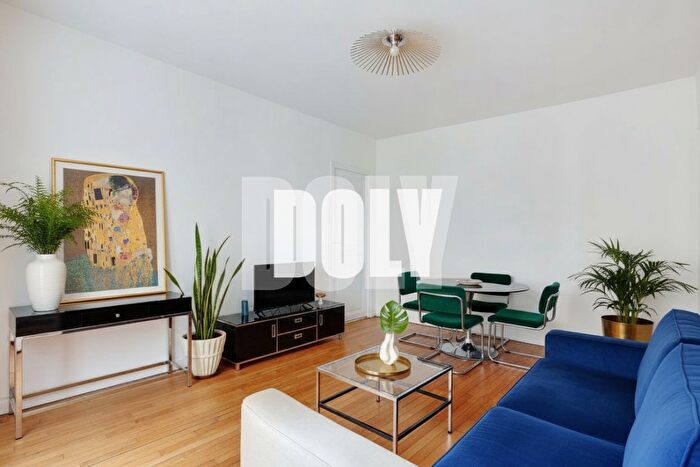 Appartement à vendre - Paris e , Porte des Lilas - 3 pièces - 2 chambres