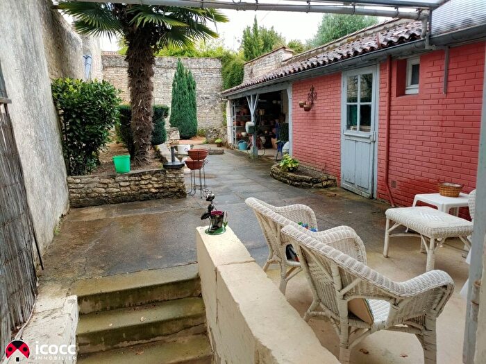 Maison à vendre - Luçon - 7 pièces - 3 chambres