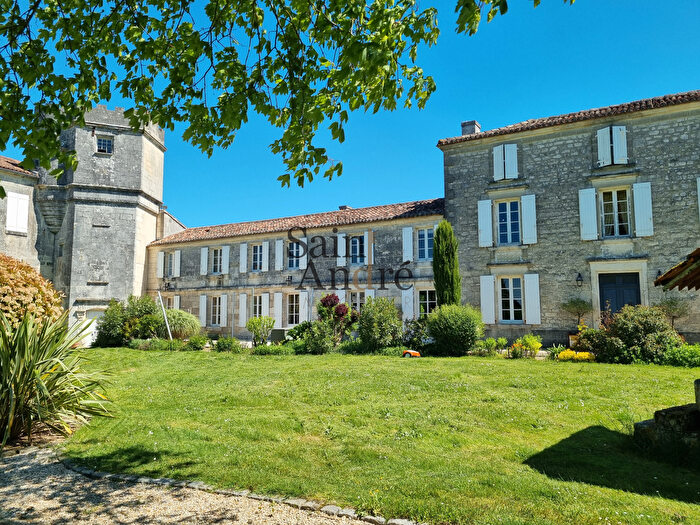 Maison à vendre - LIsle-dEspagnac - 8 pièces - 4 chambres