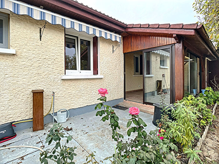 Maison à louer - Lavardac - 4 pièces - 3 chambres
