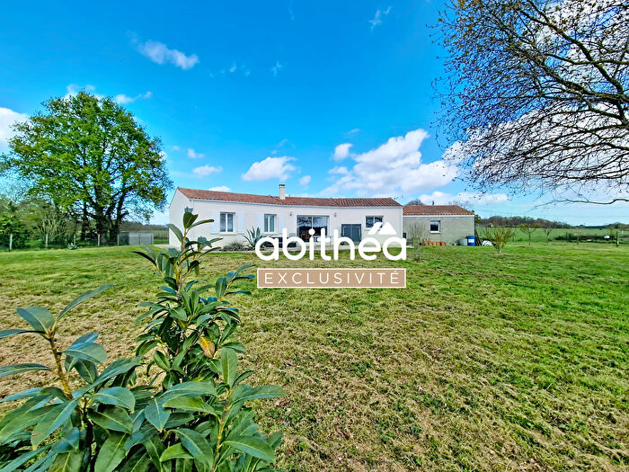 Maison à vendre - Saint-Genis-de-Saintonge - 5 pièces - 3 chambres