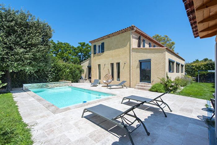 Salon-de-Provence, Touret, Route d'Eyguières - Maison 6 pièces à vendre