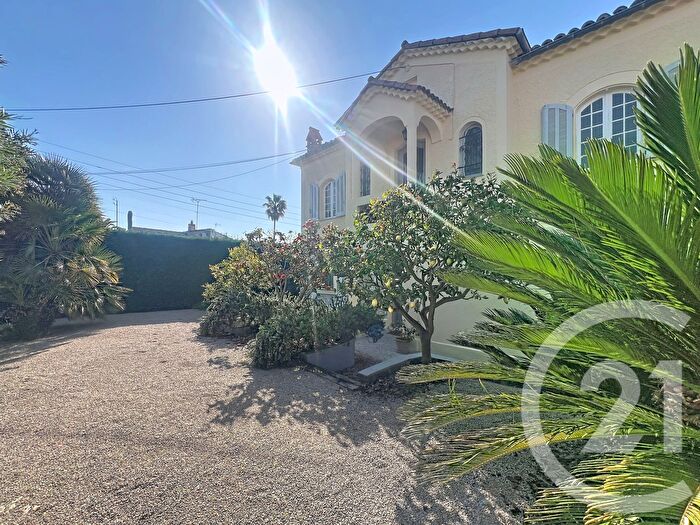 Cagnes-sur-Mer, Les Bréguières : Maison 7 pièces à vendre