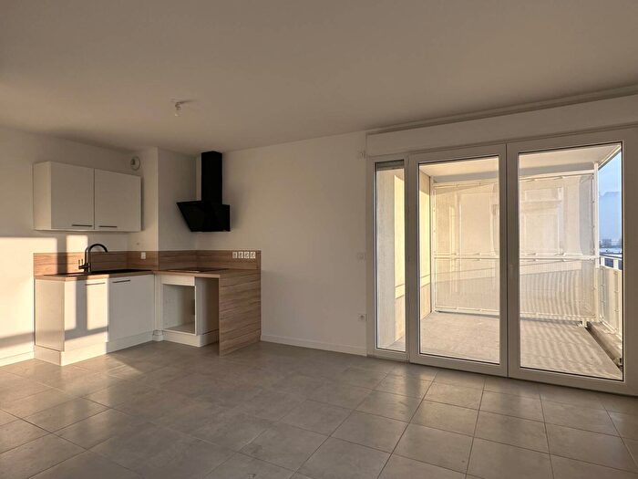 Appartement à louer - Échirolles - 2 pièces - 1 chambre