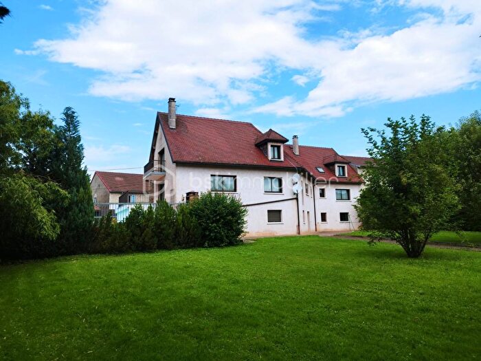 Maison à vendre - Clairvaux-les-Lacs - 11 pièces - 6 chambres