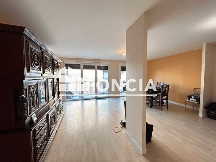 Appartement 3 pièces à République, Le Petit-Quevilly, à louer