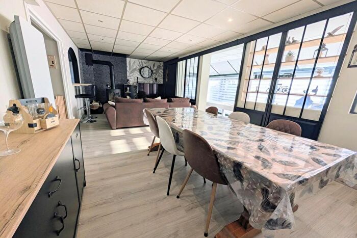 Maison 5 pièces à Genlis, à vendre