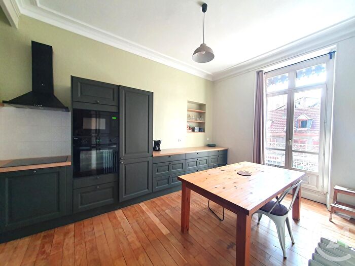 Appartement à louer - Grenoble, Gare - 4 pièces - 3 chambres