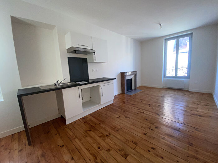 Aigueperse - Appartement 2 pièces à louer