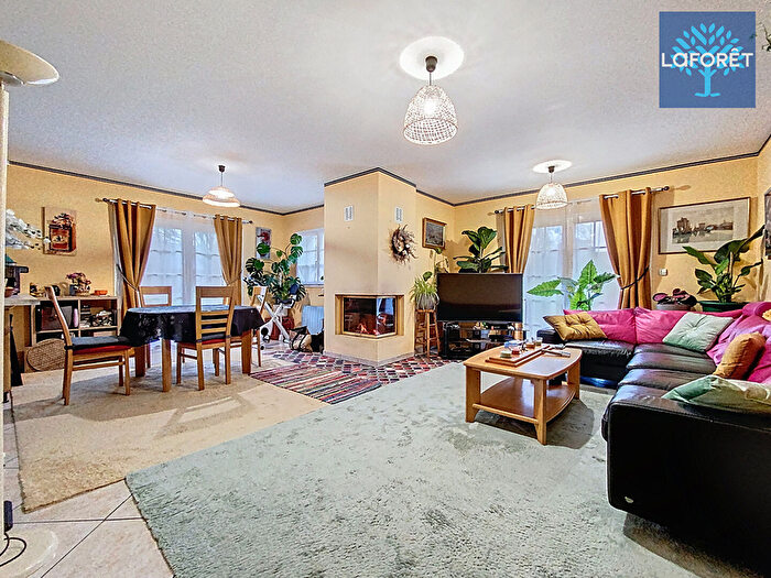 Maison à vendre - Scaër - 7 pièces - 5 chambres