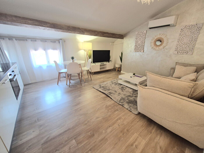 Appartement à vendre - Brignoles, Centre-ville, Vieille ville - 2 pièces - 1 chambre