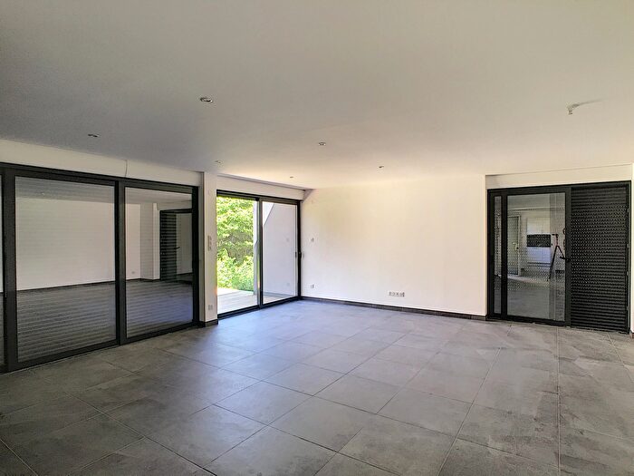 Maison à louer - Strasbourg, Forêt Noire - 4 pièces - 3 chambres