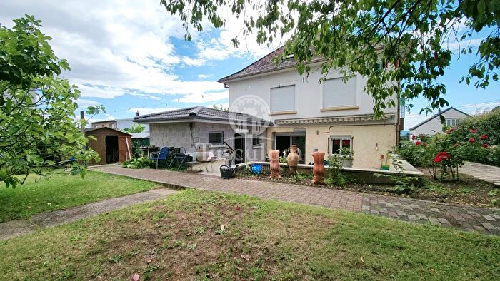 Maison à vendre - Bertrange - 8 pièces - 5 chambres