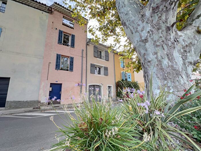 Appartement à louer - Zone Urbaine, Lambesc - 2 pièces - 1 chambre