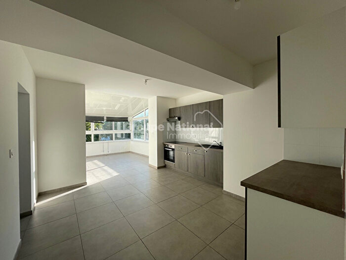 Appartement à louer - Nîmes, Terres de Rouvière, LEau Bouillie - 3 pièces - 2 chambres