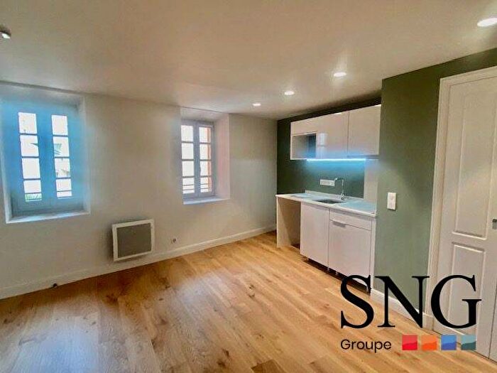 Appartement à louer - Centre Ville Nord, Grasse - 2 pièces - 1 chambre