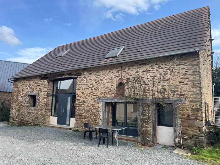 Maison à vendre - Lubersac - 6 pièces - 4 chambres