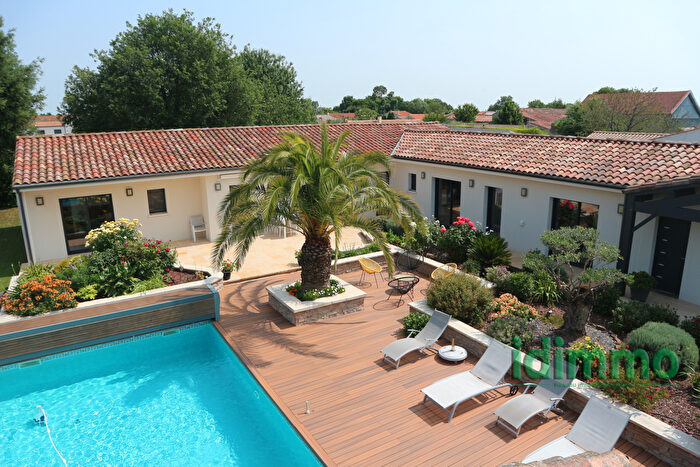 Maison à vendre - La Jarrie - 9 pièces - 5 chambres