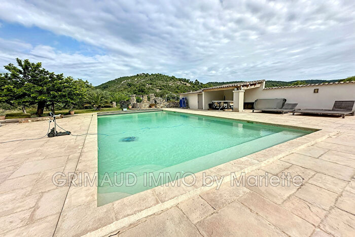 Maison à vendre - Le Plan-de-la-Tour - 12 pièces - 6 chambres