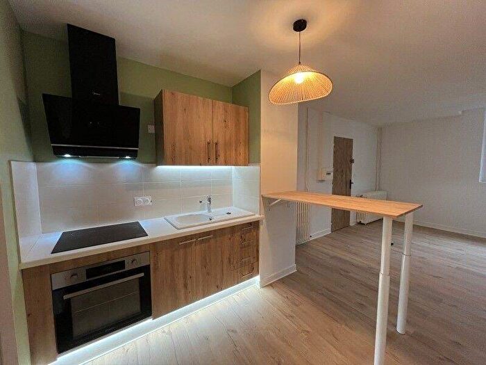 Appartement à louer - Saint-Céré - 2 pièces - 1 chambre