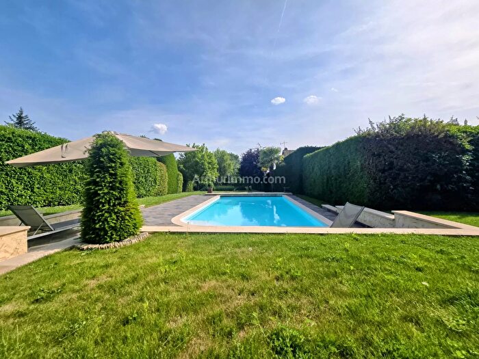Maison 8 pièces à vendre à Santeny