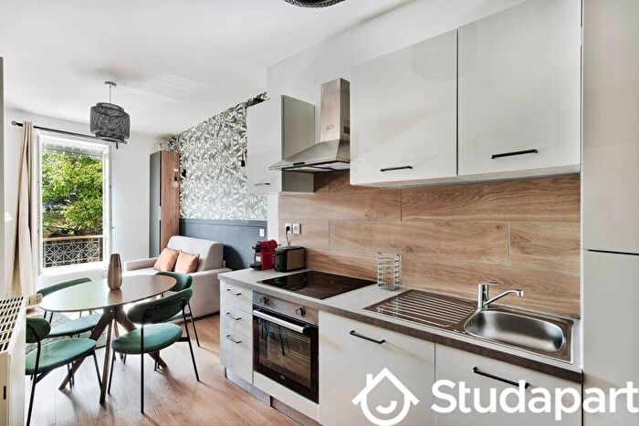 Appartement à louer - Saint Louis, Lyon ème arrondissement - 2 pièces - 1 chambre