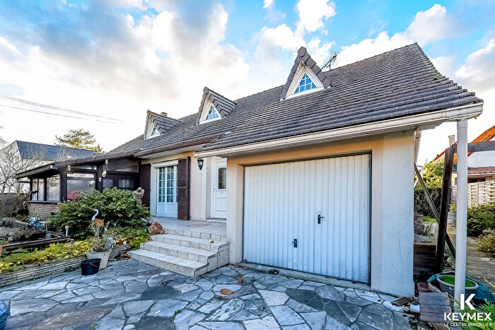 Maison à vendre - Le Thillay - 7 pièces - 5 chambres