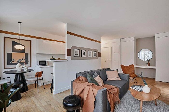 Appartement à louer - Porte Dauphine, Paris ème arrondissement - 1 pièce